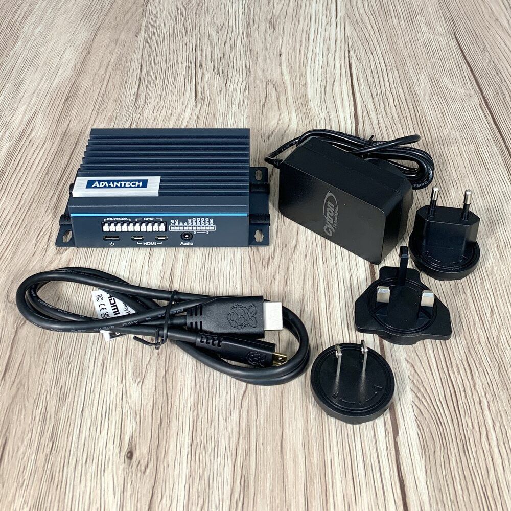 Raspberry Pi 4 Model B Industrial Gateway Kit