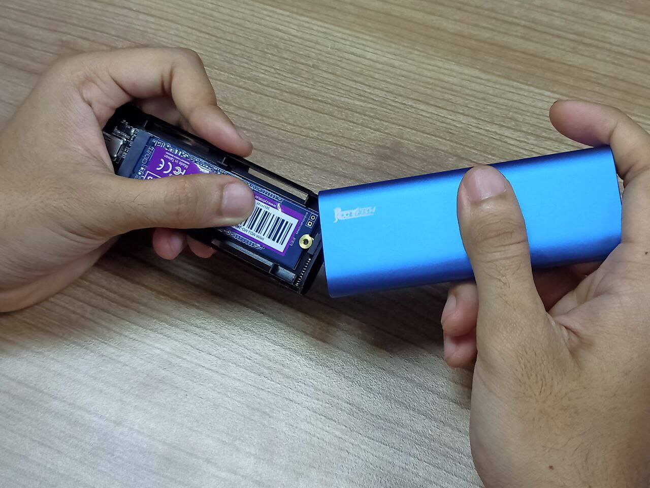 USB 3.0 to M.2 NVMe/SATA B+M Key Case with USB-C Cable