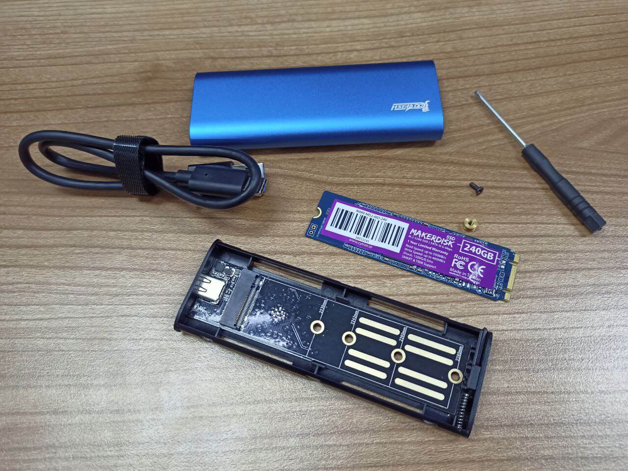 USB 3.0 to M.2 NVMe/SATA B+M Key Case with USB-C Cable