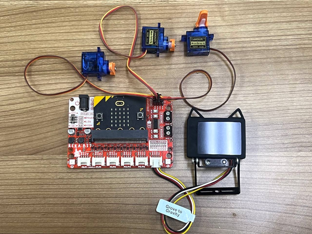 AI-Driven Recycling System with HuskyLens and Reka:bit | Automated Waste Sorting Tutorial