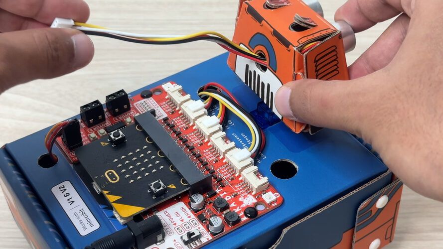 AI with ZOOM:BIT: Introduction & Hardware Setup AI with ZOOM:BIT: Introduction & Hardware Setup