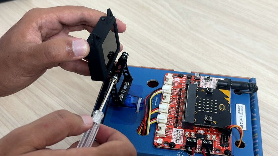 AI with ZOOM:BIT: Introduction & Hardware Setup AI with ZOOM:BIT: Introduction & Hardware Setup