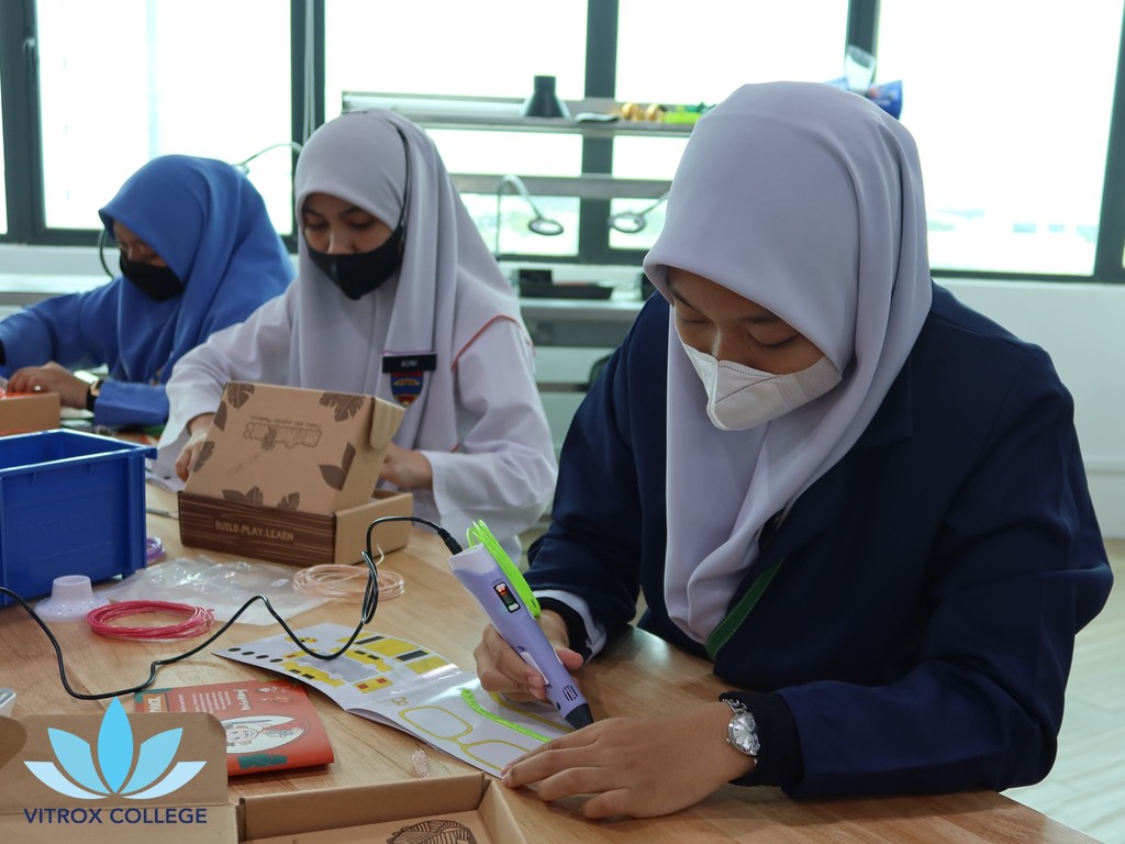 Stem, vitrox, academy, makeRex, makerspace