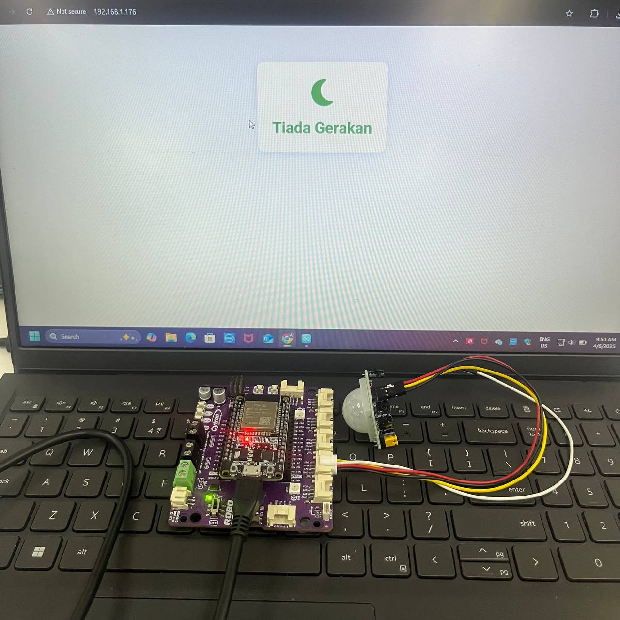 ESP32 Motion Detector Alert