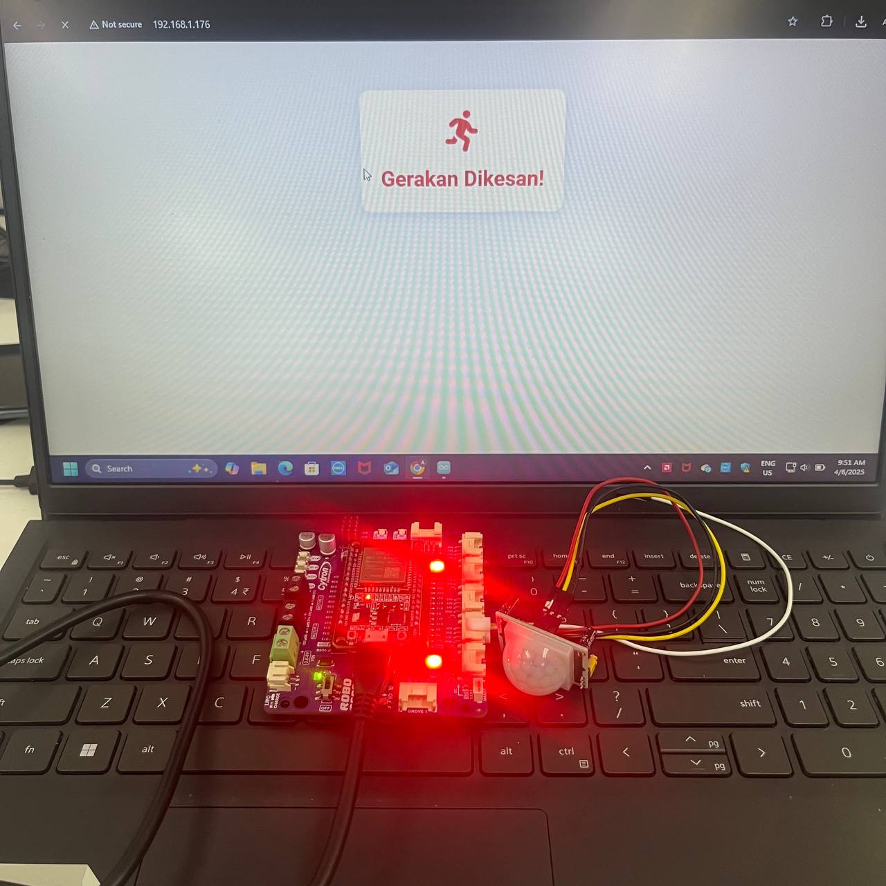 ESP32 Motion Detector Alert