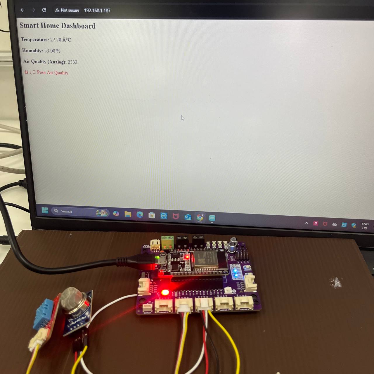ESP32 Smart Home Dashboard with Real-Time Sensor Data