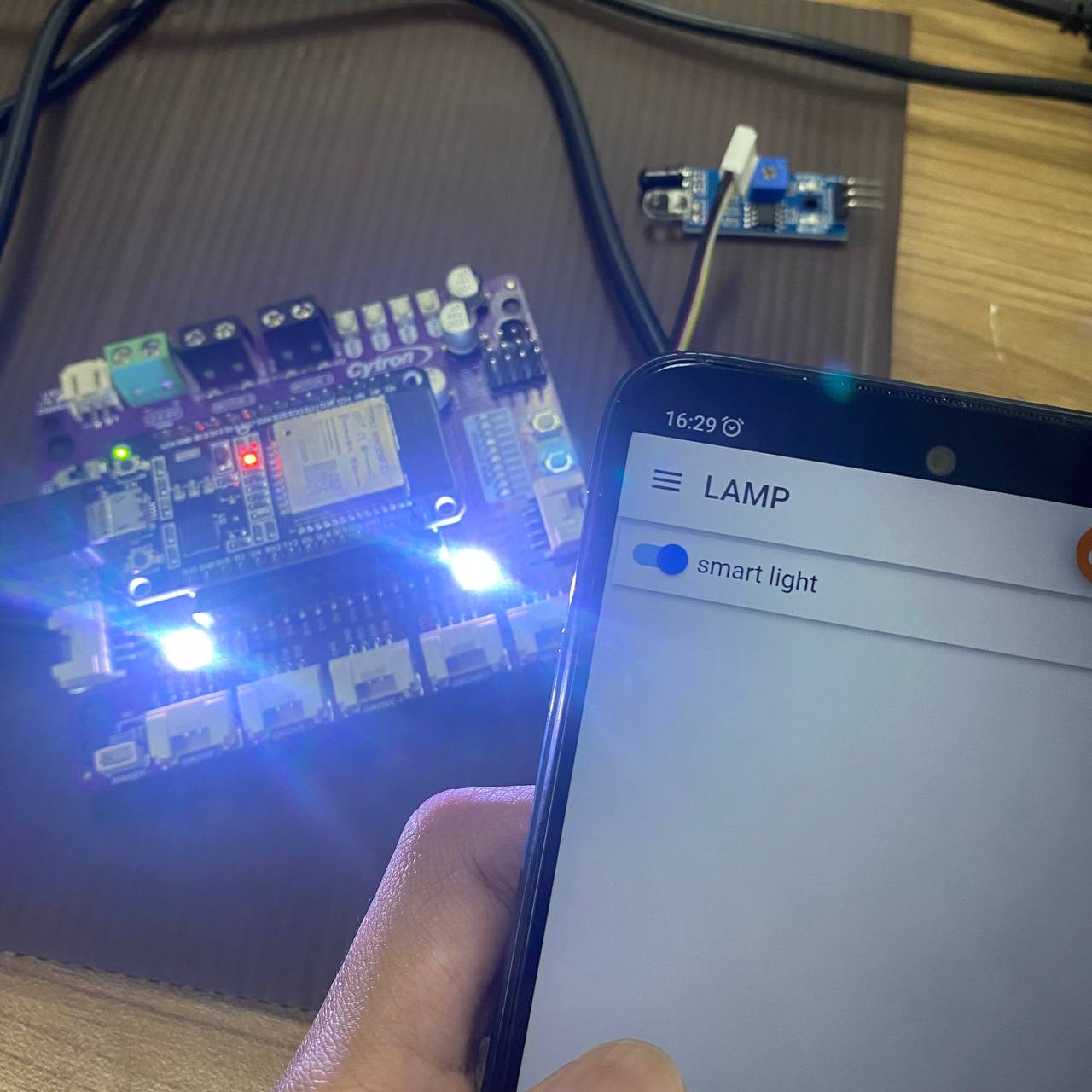 ESP32 Smart Light Control with App